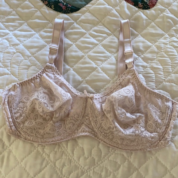 Bali | Intimates & Sleepwear | Bali Bra Likenew 38c | Poshmark